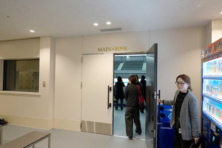 【開店】ま〜おっきいリンク！11月11日にオープンする『マオリンク（MAO RINK TACHIKAWA TACHIHI）』に入ってみた《施設紹介編》 | いいね！立川